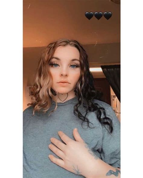 𝘽𝙖𝙗𝙮 𝙂𝙞𝙧𝙡 👅🍒🍑 Onlyfans Account Arabellaraine