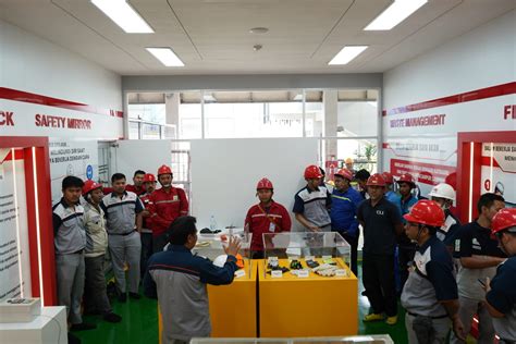 Safety Dojo • Safety Sign Indonesia Rambu K3 Lalu Lintas Exit