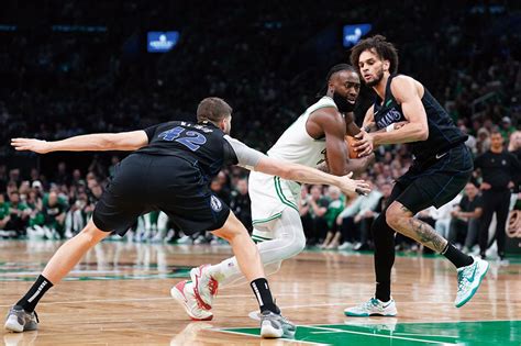 一記悶棍！nba總決賽第一場，綠軍以18分之差大勝獨行俠 星島日報