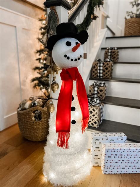 Tomato Cage Snowman House Becomes Home Interiors