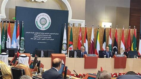 الجزائر تتسلم رئاسة القمة العربية من تونس