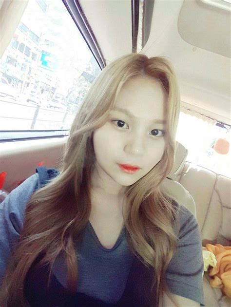 스웨덴전까지 약 3시간 남아서 여자친구 엄지미모 ㅓㅜㅏ 인스티즈instiz 이슈 카테고리