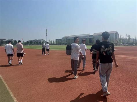 【完满团支部】淬炼商学院大数据与审计（专）22 1趣味运动 完满教育