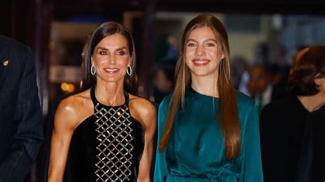 La Reina Letizia Y Sus Hijas Leonor Y Sofía Cumplen Con La Tradición Y
