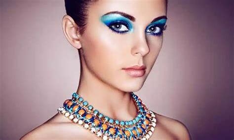 How Makeup Plays Role In Forming New Relationships