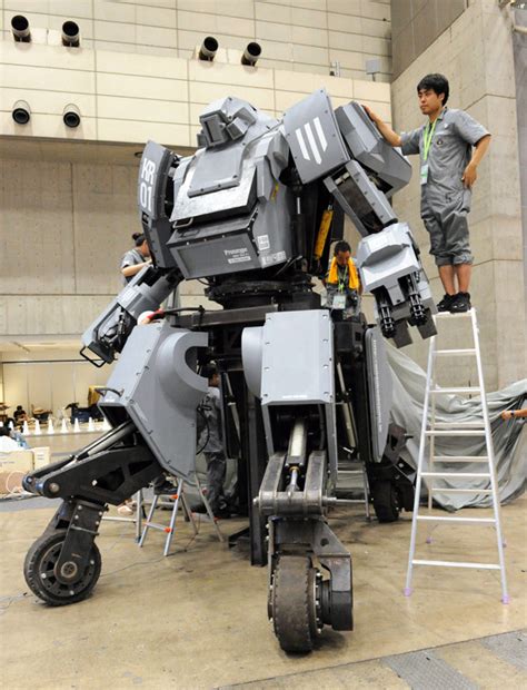 Badass Giant Robot With Gatling Guns Walyou