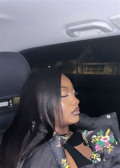 Pin On Tems Celebrities Female Hair Looks Beauty