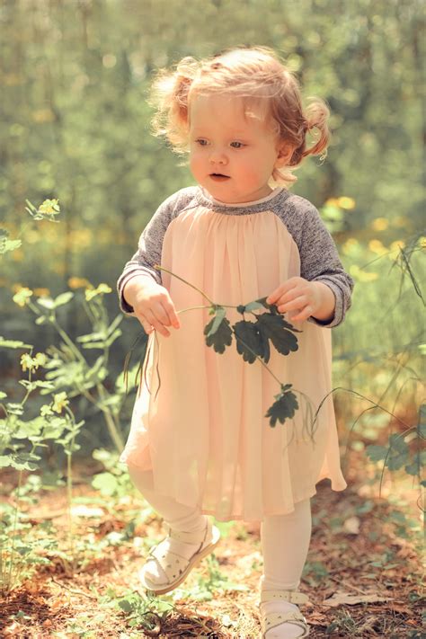 Девочка в лесу