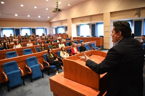 Предсједник Стевандић угостио ученике Економске школе из Добоја НСРС