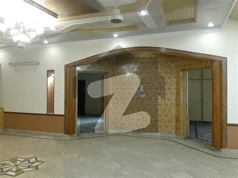 In Allama Iqbal Town Sikandar Block House For Sale Sized 10 Marla