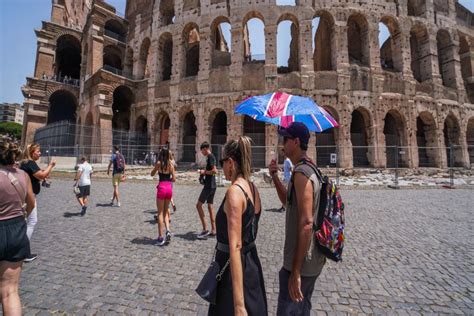 Suhu Panas Ekstrem Hingga 48 Derajat Celsius Landa Italia