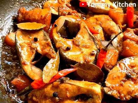 Sinigang Na Bangus A Healthy Sour Filipino Fish Soup Yummy Kitchen