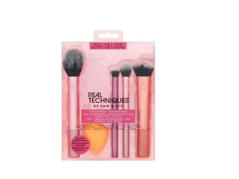 Real Techniques Everyday Essentials Set Pennelli 4 Pezzi E Sponge