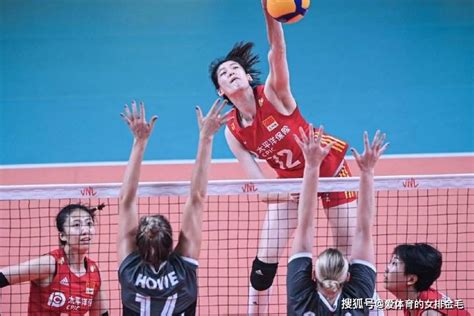 山东重炮改打主攻，与吴梦洁对轰不落下风！中国加比或成李盈莹对角孙杰一传吴梦洁