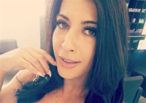 Ex Bbb Priscila Pires Aparece Nua Na Cama Em Foto Feita Pelo Namorado