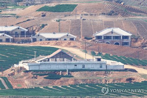 오두산통일전망대에서 바라본 개풍군 일대 연합뉴스