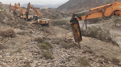 تدشين العمل في مشروع إنشاء طريق الشهيد أبو اليمامة العسكرية دقار