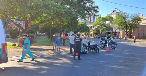 Una Motociclista Chocó Contra Un Auto En El Centro De Carlos Paz