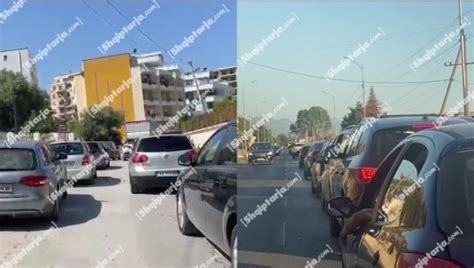 Pushuesit Kthehen Nga Plazhi Trafik Kilometrik Në Shëngjin Bllokohet