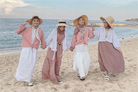 11 Outfit Hijab Ke Pantai Simple Tampil Cantik Dan Modis Blogger Perempuan Network
