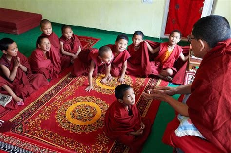 Photos Tibetan Buddhist Nuns In The Himalayas