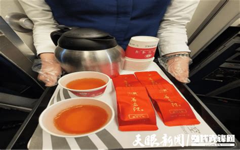 黔货出山 普安红亮相多彩贵州航空有限公司客舱 餐饮 帮扶 旅客