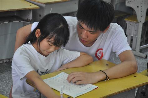 湖北医药学院学子三下乡：阳光支教行 筑梦伴童心 多彩大学生网