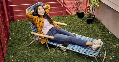 Awkwafina Takes Over Nyc Subway Announcements For A Week