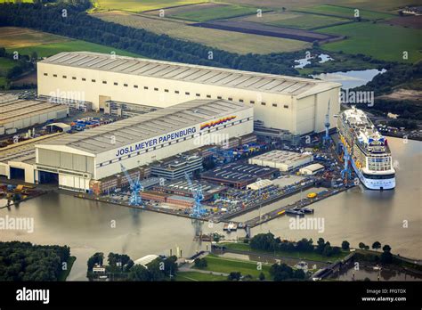 Luftaufnahme Werft Papenburg Emshaven Mit Josl Meyer Werft Mit Der
