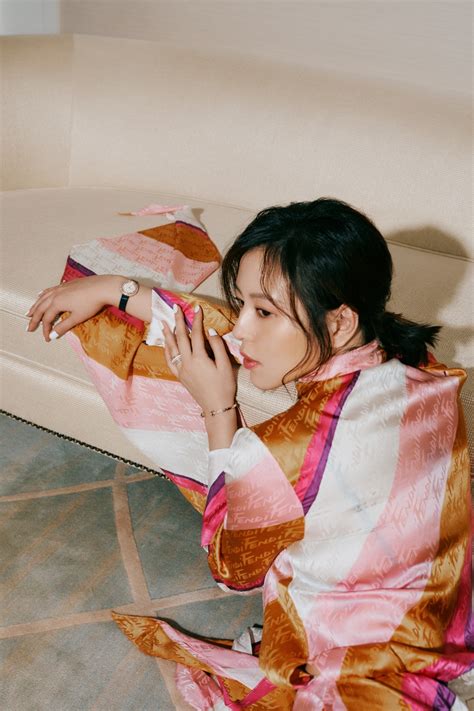 劉品言首次主持綜藝金鐘！和《華燈初上》hana 完全相反的女孩：「當你開始相信自己的那一刻，你會有不一樣的世界。」｜wazaiii 專訪｜