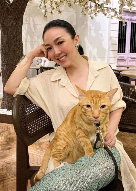 Photo Gallery ทาสแมวคนดังกับความน่ารักของเจ้านายสี่ขา