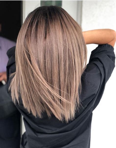 Découvrez le blond cacao la coloration parfaite pour mettre de la