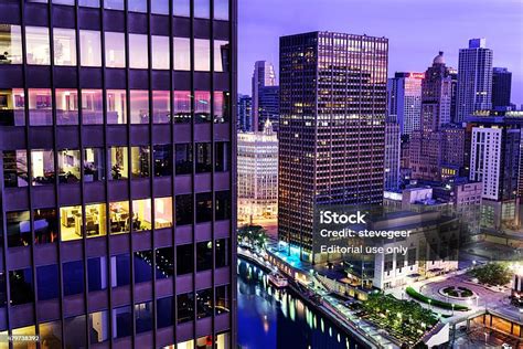 シカゴの高層ビルの上層階から見る日の出 2015年のストックフォトや画像を多数ご用意 2015年 アメリカ中西部 アメリカ合衆国