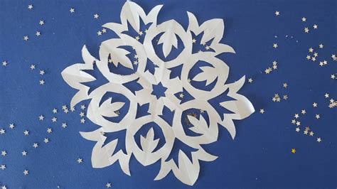 How To Make A Snowflake Out Of Paper Paper Snowflake Patterns How To Make Snowflakes Paper