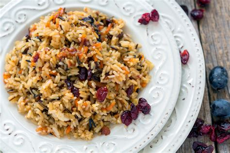 Arroz Cremoso Com Amêndoas Nozes E Passas é Perfeito Para O Natal