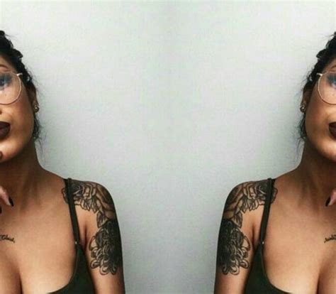 Por Que As Mulheres Com Seios Grandes São Mais Inteligentes E Têm Qi