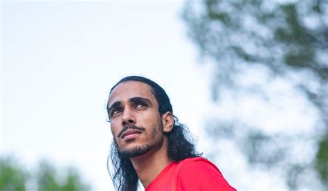 El Poema De Mo Katir En Colaboración Con Asics Ya En Spo