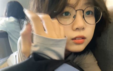 叮咚 女友视角的自拍一则请您查收 暑假在家闲不住 我拍拍拍拍拍拍 美1研究家 美1研究家 哔哩哔哩视频