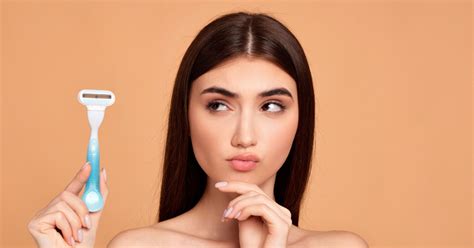 9 Gross Things Girls Do But Love To Pretend They Dont Do Secret