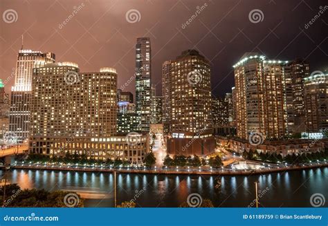 Edificios De Chicago En La Noche Imagen De Archivo Imagen De