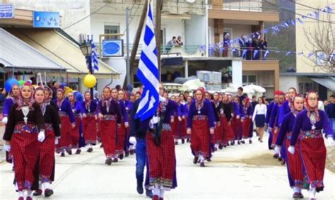 Velosnews Τα πομακόπουλα τίμησαν την Ελληνική Σημαία και γιόρτασαν την
