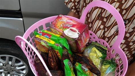 Pulang Kampanye Sandiaga Uno Dikasih Sembako Wartakotalive
