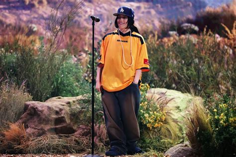 Billie Eilish Honors La During Her 2025 Grammys Performance