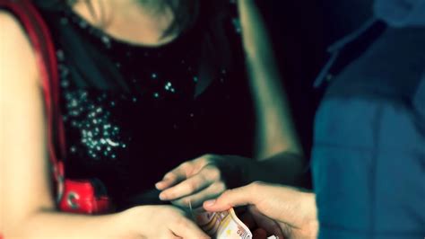 Csoportos Szex Ut N R L Tt A F Rfiakra K T Budapesti Prostitu Lt Vide Origo