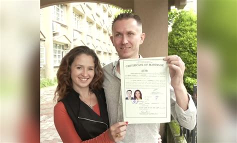 Russian Ukrainian Couple Have A Traditional Indian Marriage In