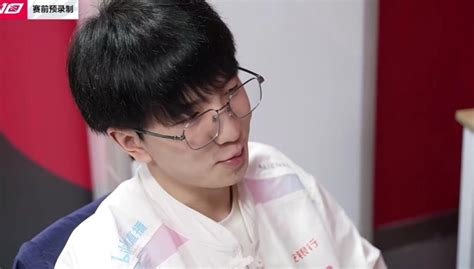 【英雄联盟】uzi复出消息公布，ruler突然发挥失常，elk立下大功，blg也在帮忙 3楼猫