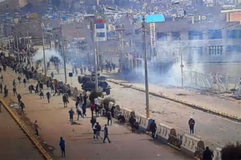 Protestas En Perú Manifestantes Tratan De Tomar El Aeropuerto De