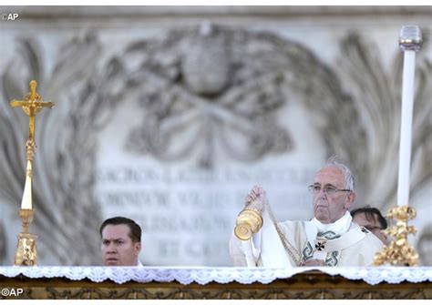 Papa Francesco Leucaristia Memoria Viva Dellamore Di Dio E