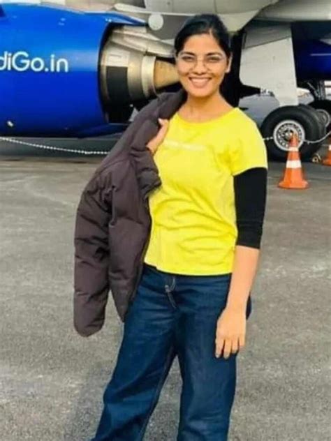 कौन हैं यूपी में का बा फेम नेहा