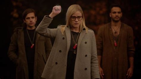 Anteojos De Alice Quinn Olivia Taylor Dudley En The Magicians Spotern